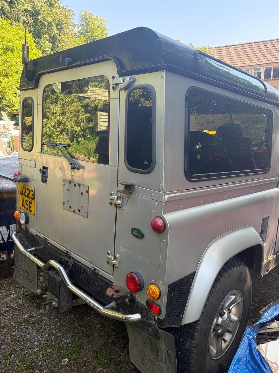 J223 ASE | 1991 Land Rover Defender - Free History Check | UKCarData.co.uk