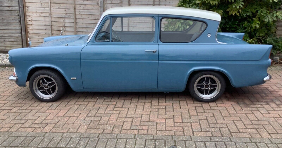 HMV 982B | 1964 Ford Anglia - Free History Check | UKCarData.co.uk