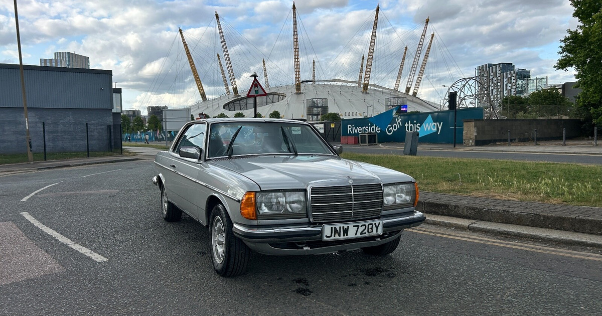 JNW 720Y | 1982 Mercedes-Benz CE - Free History Check | UKCarData.co.uk