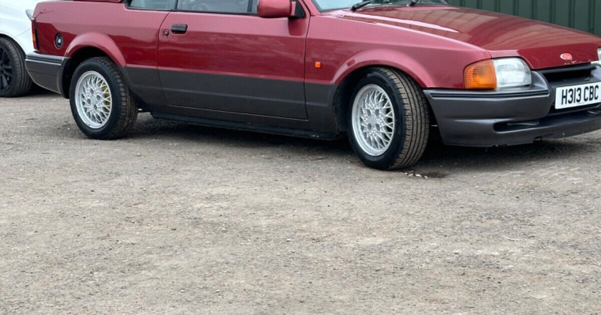H313 CBC | 1990 Ford Escort - Free History Check | UKCarData.co.uk