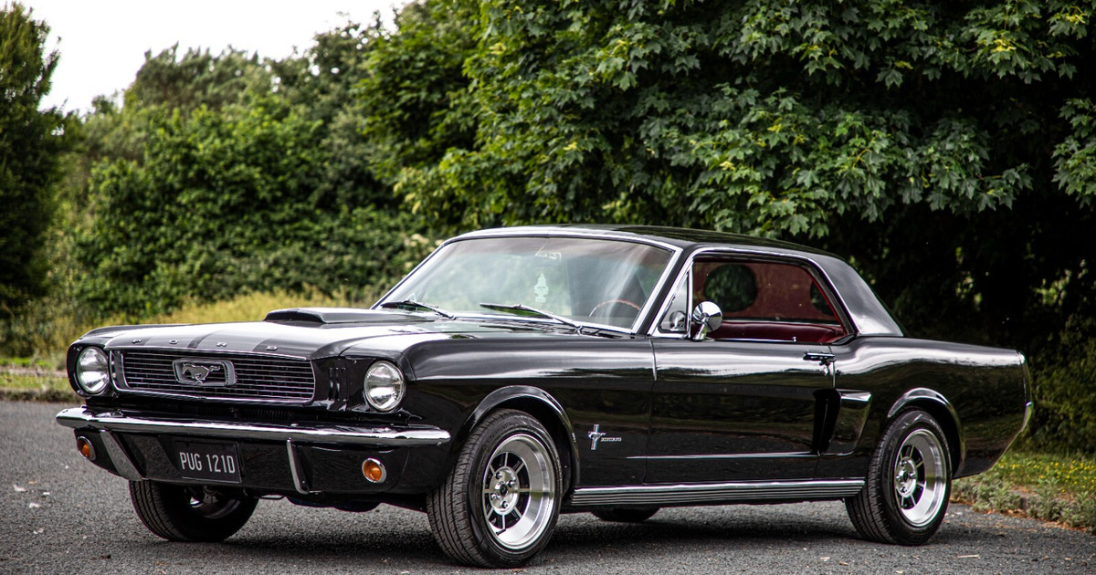 PUG 121D | 1966 Ford Mustang - Free History Check | UKCarData.co.uk